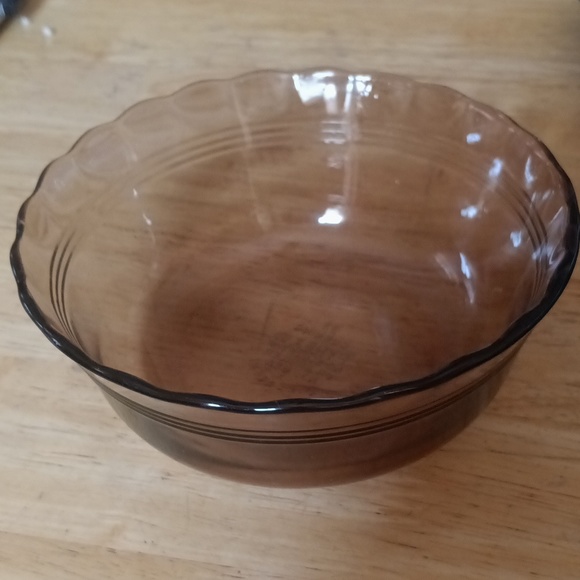 Pyrex | Dining | Pyrex Bowl Amber Brown Scalloped Edge 5 Diam 2 Depth ...
